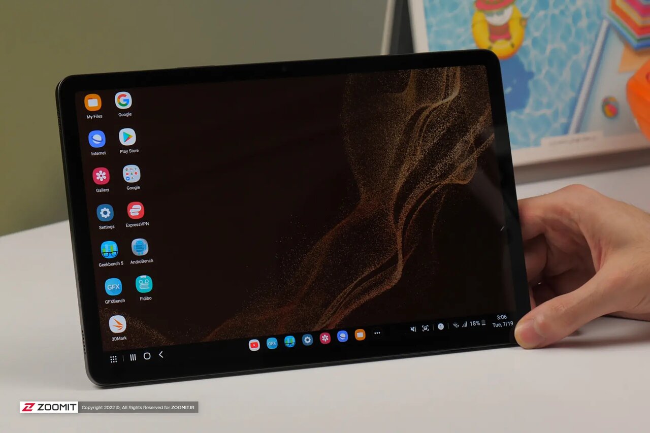 مقاومت عجیب این تبلت سامسونگ در برابر آب!/ فیلم - خبرآنلاین