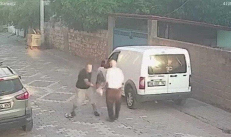 ببینید لحظات وحشتناک کتک خوردن پیرمرد از مرد جوان وسط خیابان خبرآنلاین
