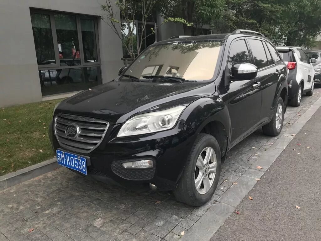 خودروهای مورد علاقه روس‌ها / ام‌وی‌ام X33 و لیفان X60 / عکس - خبرآنلاین