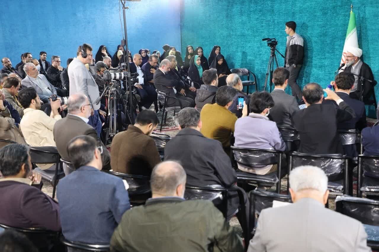 رسانه ها و فعالان رسانه ای اجازه ندهند بیگانگان مسیر جامعه ایران را ریل ...