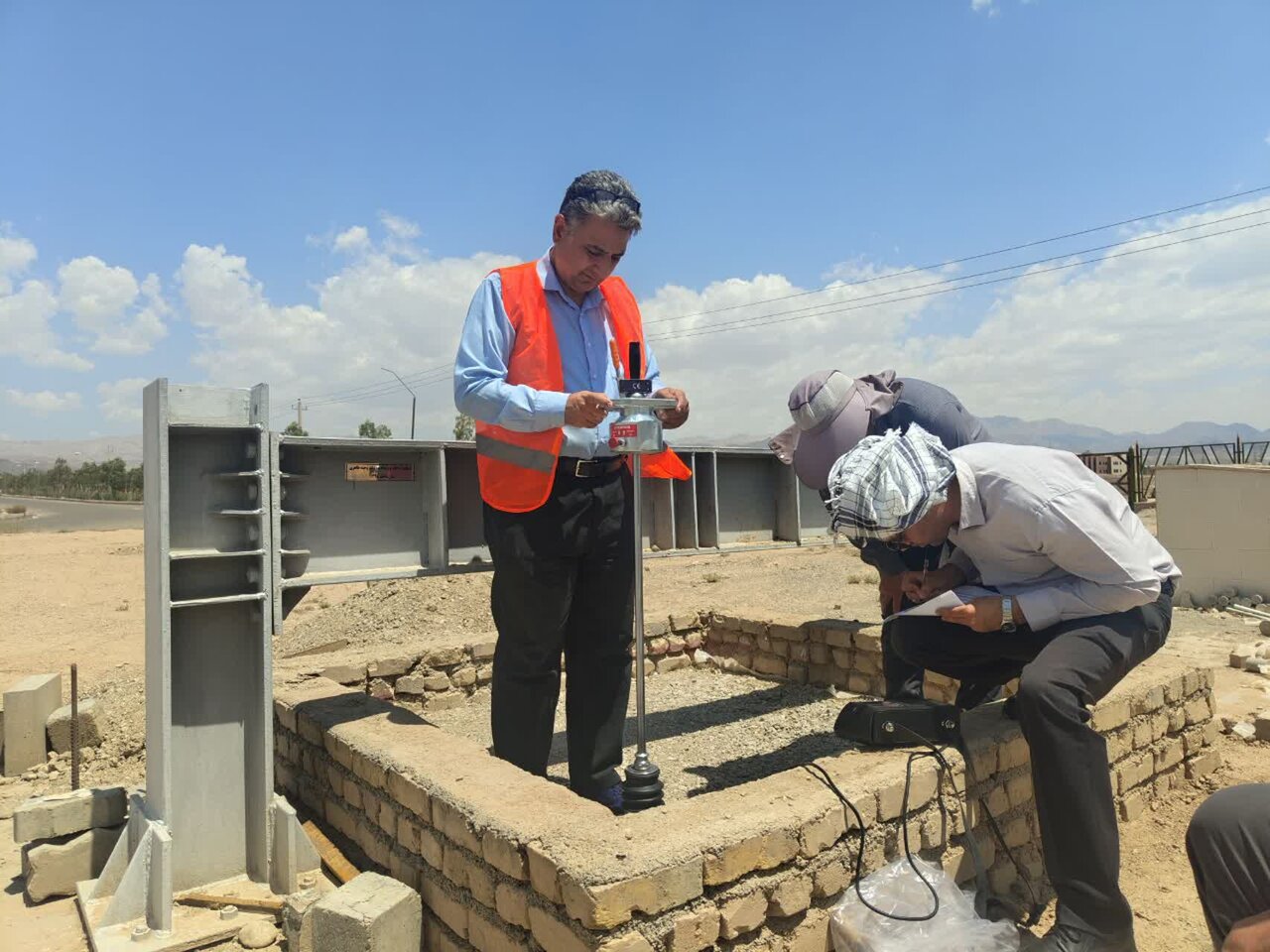 نخستین واحد دانشگاهی مجری آزمایش افت و خیز سنج ضربه‌ای سبک (L.W.D) در ...